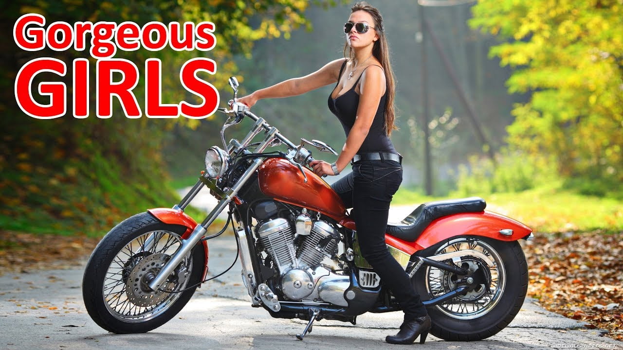 Hermosas chicas en motocicletas