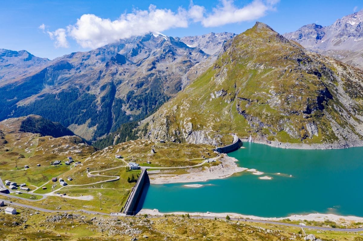 Lago Montespluga: La ruta ideal para moteras y moteros en los Alpes